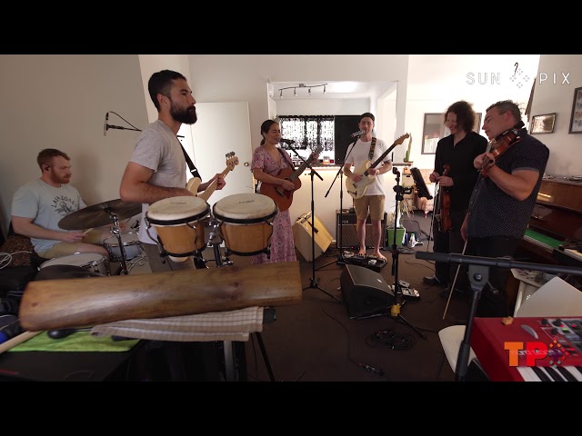 Lou'ana - Reign (live lounge session) - TP+